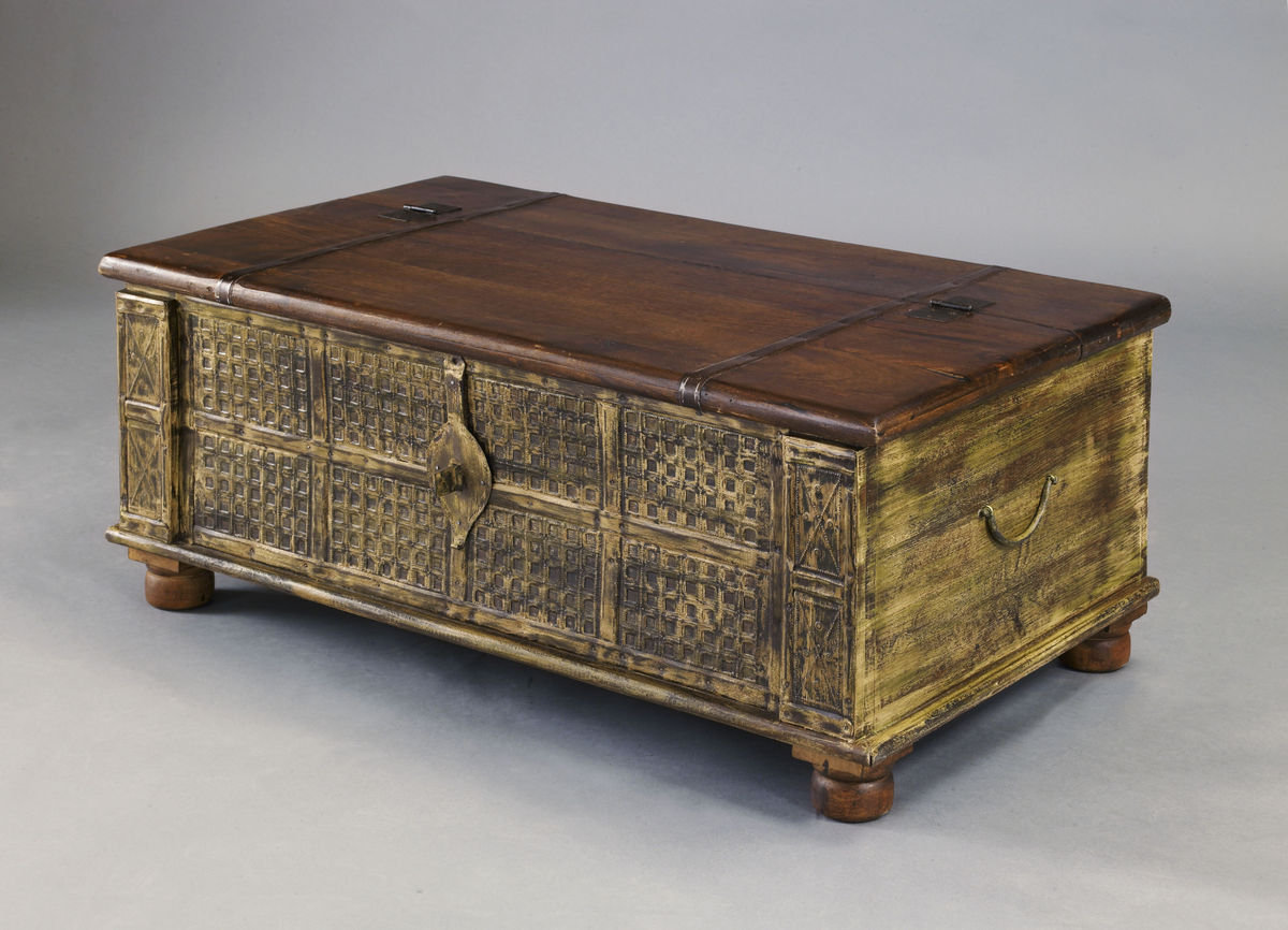 Pulaski Mumbai Cocktail Table PF-517306 at Homelement.com